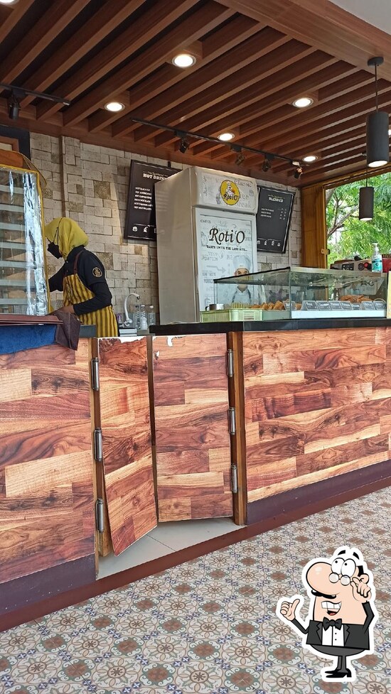 Menu at Roti'O Golden Prawn, Batam
