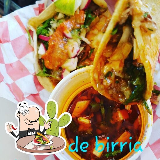 Menu at La Cruda (tacos y mariscos) restaurant, Merced
