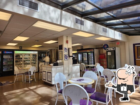 Call Hall Dairy Bar, 1530 Mid-Campus Dr in Manhattan - Restaurant reviews