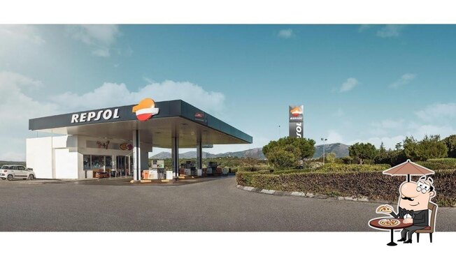 Menu at Estación de Servicio Repsol, Vivares