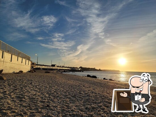 Low Tide Beach Bar at Sound View Greenport, Greenport - Opiniones del ...