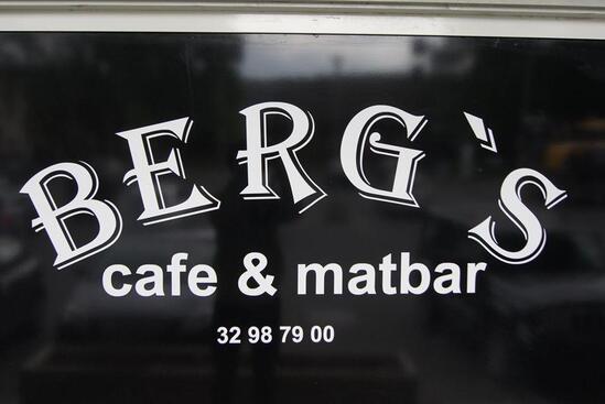 Menu at Berg's café & Matbar AS, Solbergelva