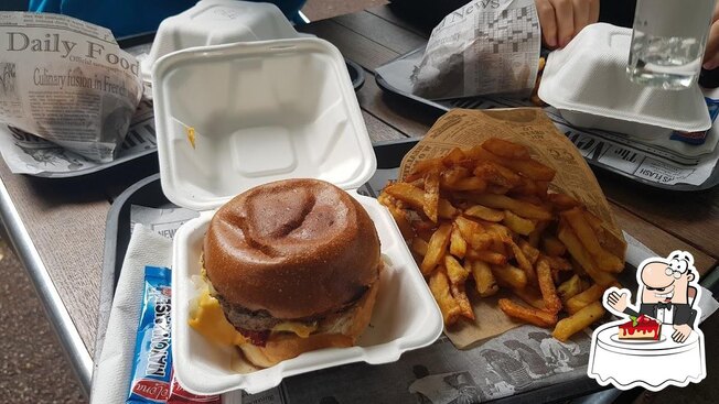Menu at O’Burger Shop restaurant, Cambo-les-Bains