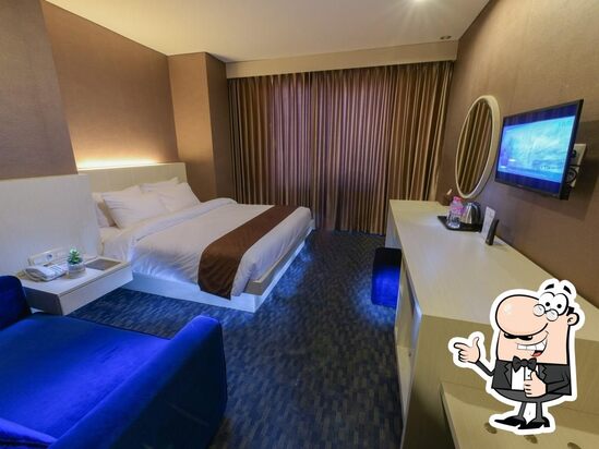 Royal Regantris Cendana, Surabaya - Restaurant reviews