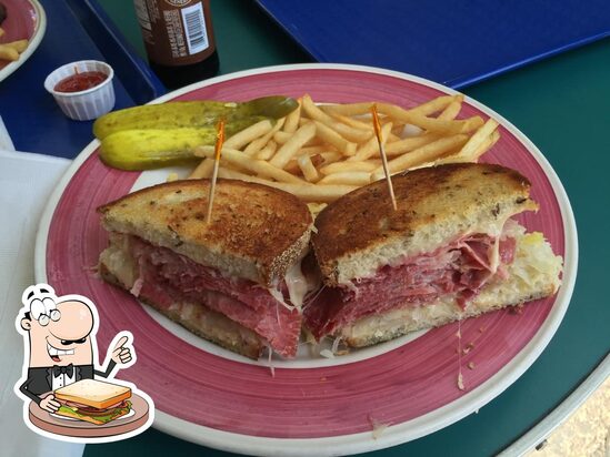 Phil's Deli & Grill in Los Angeles - Restaurant menu and reviews