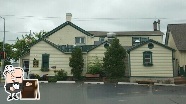The Range Line Inn in Mequon - Restaurant menu and reviews