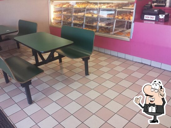 Tastees Donut & Burger, Pasadena - Restaurant menu, prices and reviews