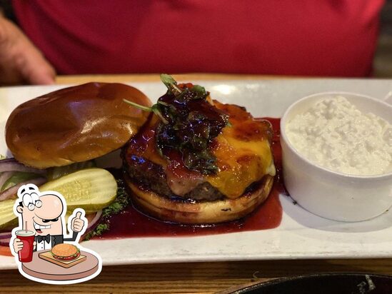Treehouse Pub & Eatery in Bettendorf - Restaurant menu and reviews