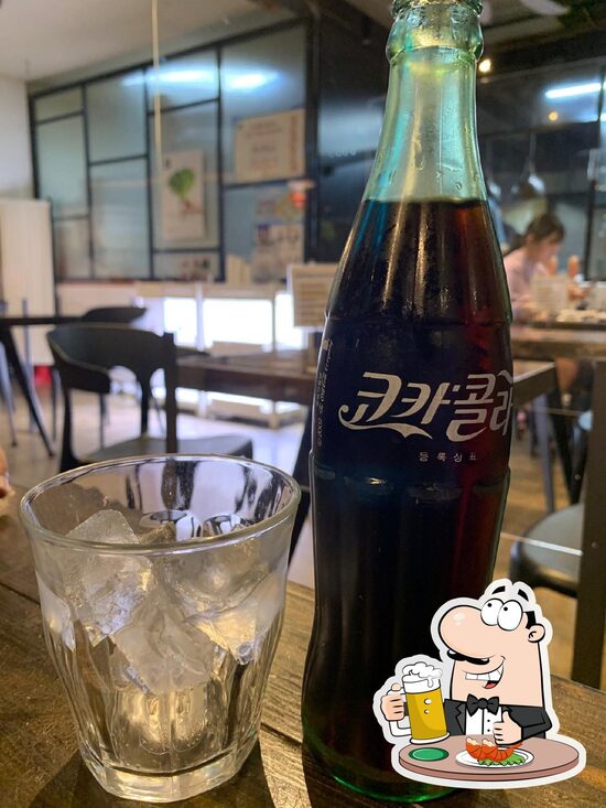 Menu at Elder Burger restaurant, Seoul, Seoulsup 2-gil