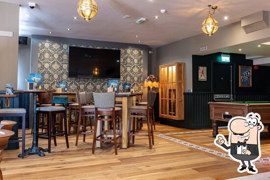 Menu at The Vine pub & bar, Uxbridge, 121 Hillingdon Hill