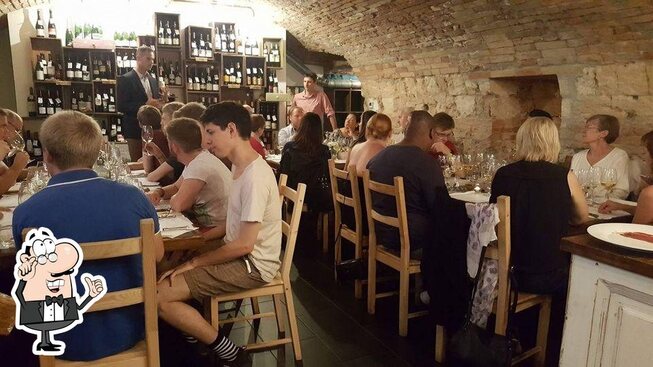 Tasting Table Budapest Shop pub & bar, Budapest - Restaurant menu and ...