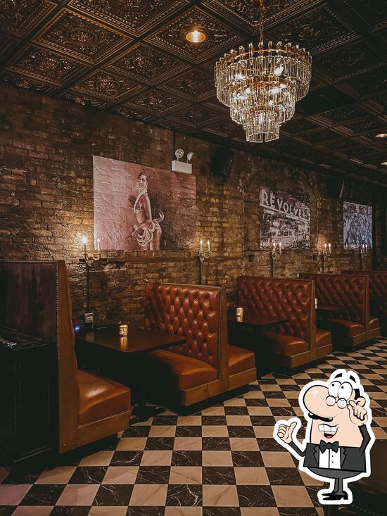 Revolver, 1270 N Milwaukee Ave in Chicago - Restaurant reviews