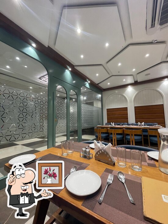 Hotel Sapphire Inn Restaurant, Godhra - Restaurant menu, prices and reviews