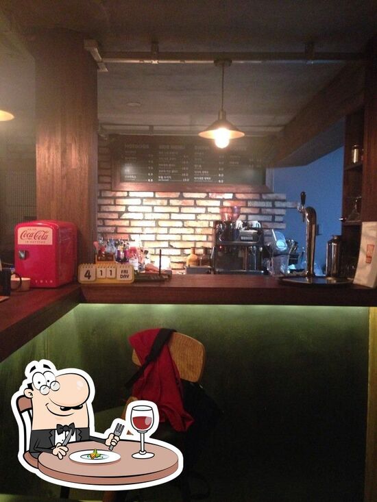 COBRA DOGS, Seoul, Sangsu - Restaurant menu, prices and reviews