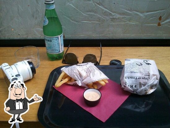 Le Burger Fermier des Enfants Rouges, Paris, Estación de Filles du ...
