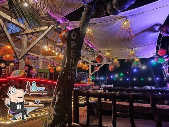FunkyPlace Beach Bar & Grill, Buleleng - Restaurant reviews