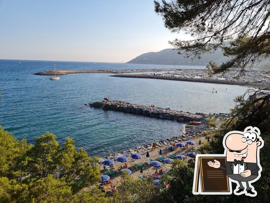 Rocce di Pinamare pub & bar, Marina di Andora, Via Aurelia - Recensioni ...