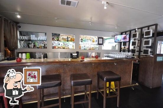Pips On Labrea, Los Angeles - Restaurant menu, prices and reviews