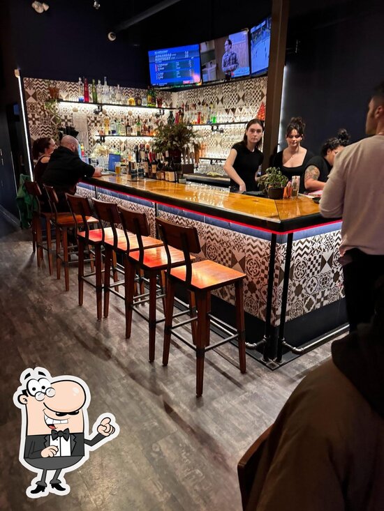 Shift Kitchen & Bar, Sechelt - Restaurant menu, prices and reviews