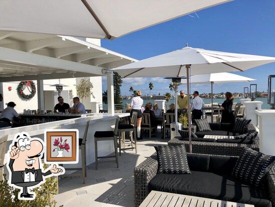 Berkeley Beach Club in Saint Pete Beach - Restaurant reviews