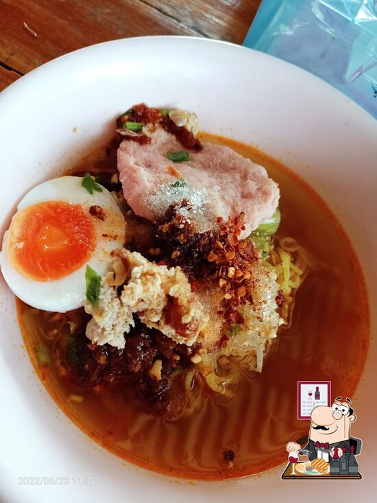 ก๋วยเตี๋ยวโอ่งชนแดน, Chon Daen - Restaurant menu, prices and reviews