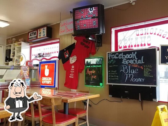 Giant Burger, 3760 Main St in Springfield - Restaurant menu and reviews