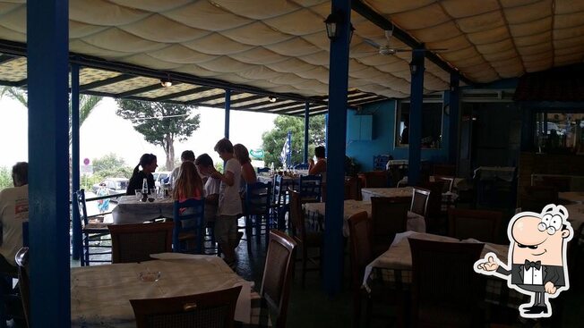 Menu at Cafe Del Mundo, Karlovasi