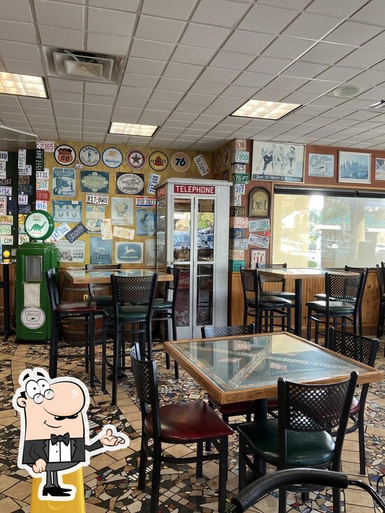 Money Pit, San Marcos - Restaurant menu, prices and reviews