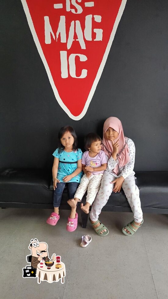 Pizza Hut Delivery - PHD Indonesia pizzeria, Pete - Restaurant menu and ...