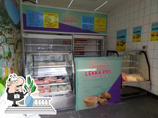 Lekka Pies Merrydale Street, Engen Garage Complex, Mitchell's Plain, Le Cap