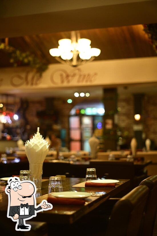 Menu at Make Me Wine Pizzeria, Lat Sawai, 35/7 หมู่ที่ 3 ถ. ลำลูกกา ...