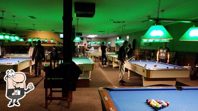 Guys & Dolls Billiards in Belleville - Restaurant reviews