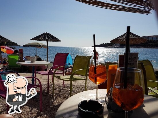 Batana Beach Bar, Pješčana Uvala - Menu del ristorante, prezzi e recensioni