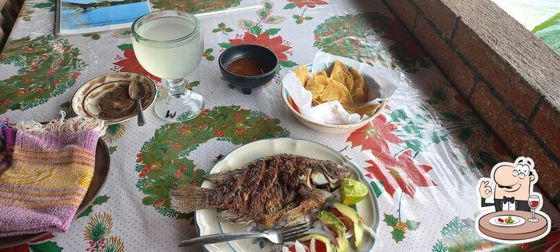 Menu at Mojarra Frita al mojo de ajo restaurant, Mexico