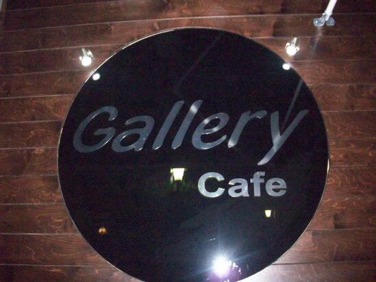 Gallery Cafe, Arta