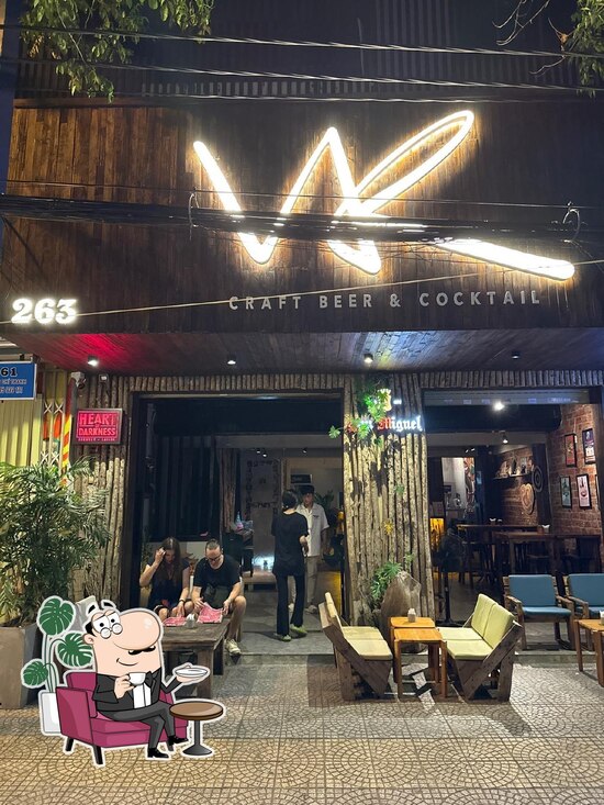 Var craft beer & cocktail pub & bar, Da Nang - Restaurant reviews