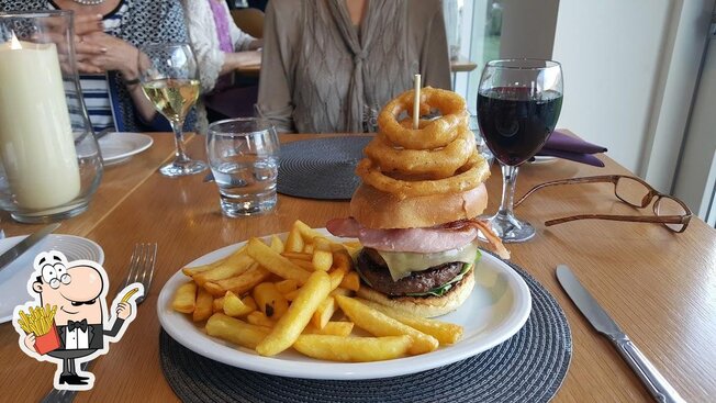 Waterfront Restaurant Within the Kenmore Club in Reino Unido ...