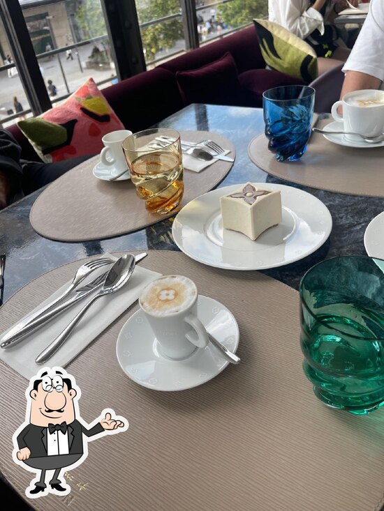 LV Café, Paris, Pont Neuf - Restaurant menu, prices and reviews