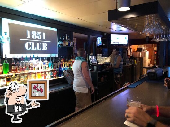 1851 Club, 931 W Division St in Arlington - Restaurant menu and reviews