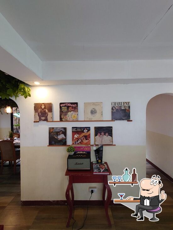 C'est La Vie, Tanjay City - Restaurant menu, prices and reviews