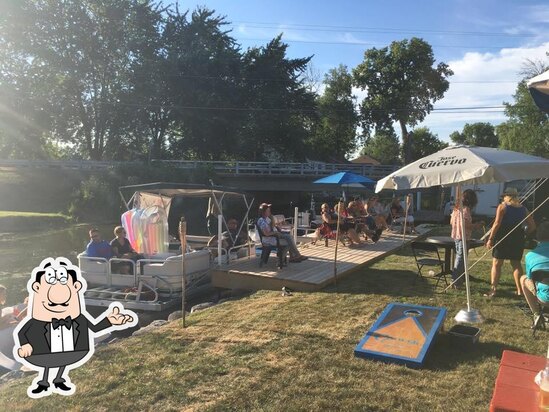Cooler by the Lake Tavern, Wind Lake - Restaurant menu, prices and reviews