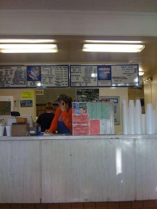 Menu at Chris' Bar-B-Que, Prattville, 105 US-82