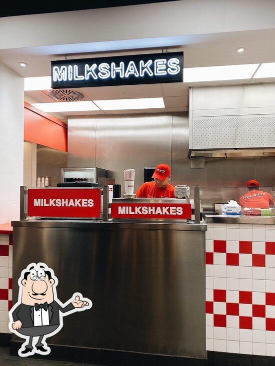 Menu da Five Guys fast food, Milano, Corso Vittorio Emanuele II
