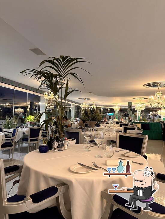 Serenity Restaurant Chill Out and Jacuzzi Bar, Puerto del Carmen ...