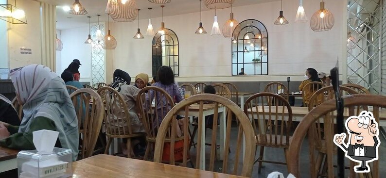 Ayam Penyet Ria Nagoya Hill restaurant, Batam, Jl. Teuku Umar No.27 ...