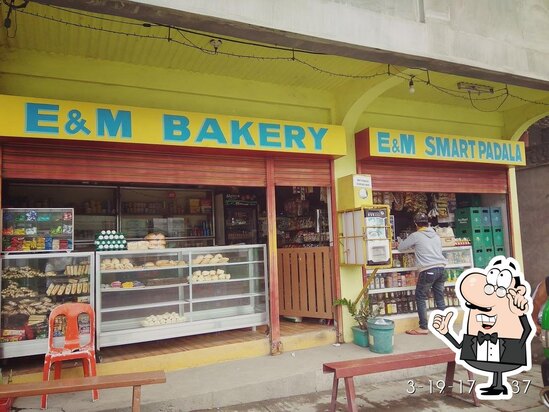 Menu at E&M Bakery, Taysan