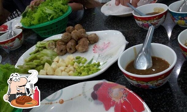 Menu at ครัวไซง่อน ตลาดอินโดจีน restaurant, Si Bun Rueang
