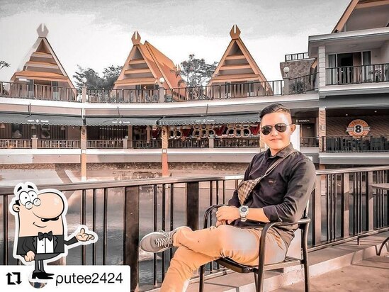 Triple 8 The Riverside Resort cafe, Botto - Restaurant reviews