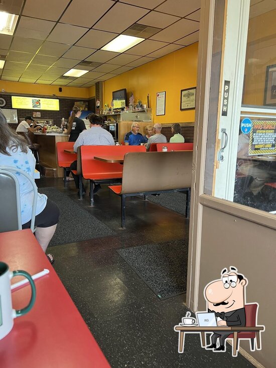 Grand Avenue Grille, Mars - Restaurant menu, prices and reviews