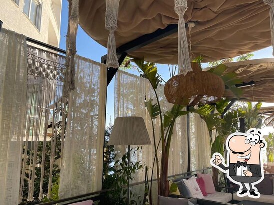 The Moon Lounge, Vlorë - Restaurant menu, prices and reviews